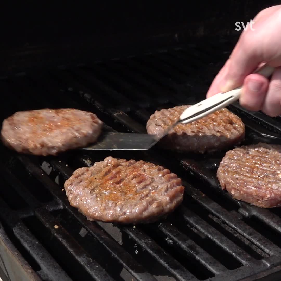Ovanliga linsmoln prydde himlen i Härnösand i veckan | SVT Nyheter